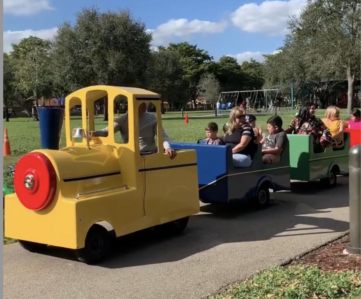 Trackless Train – Ponies & Petting Zoo of Miami